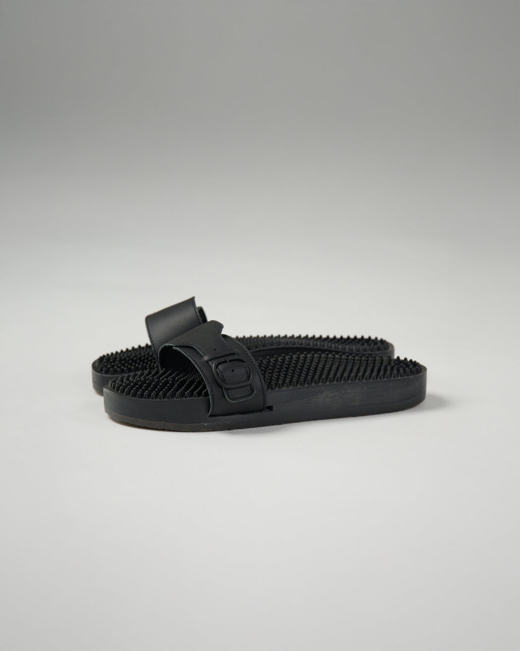 Noppe 78 Mono Black – Heinrich Berkemann